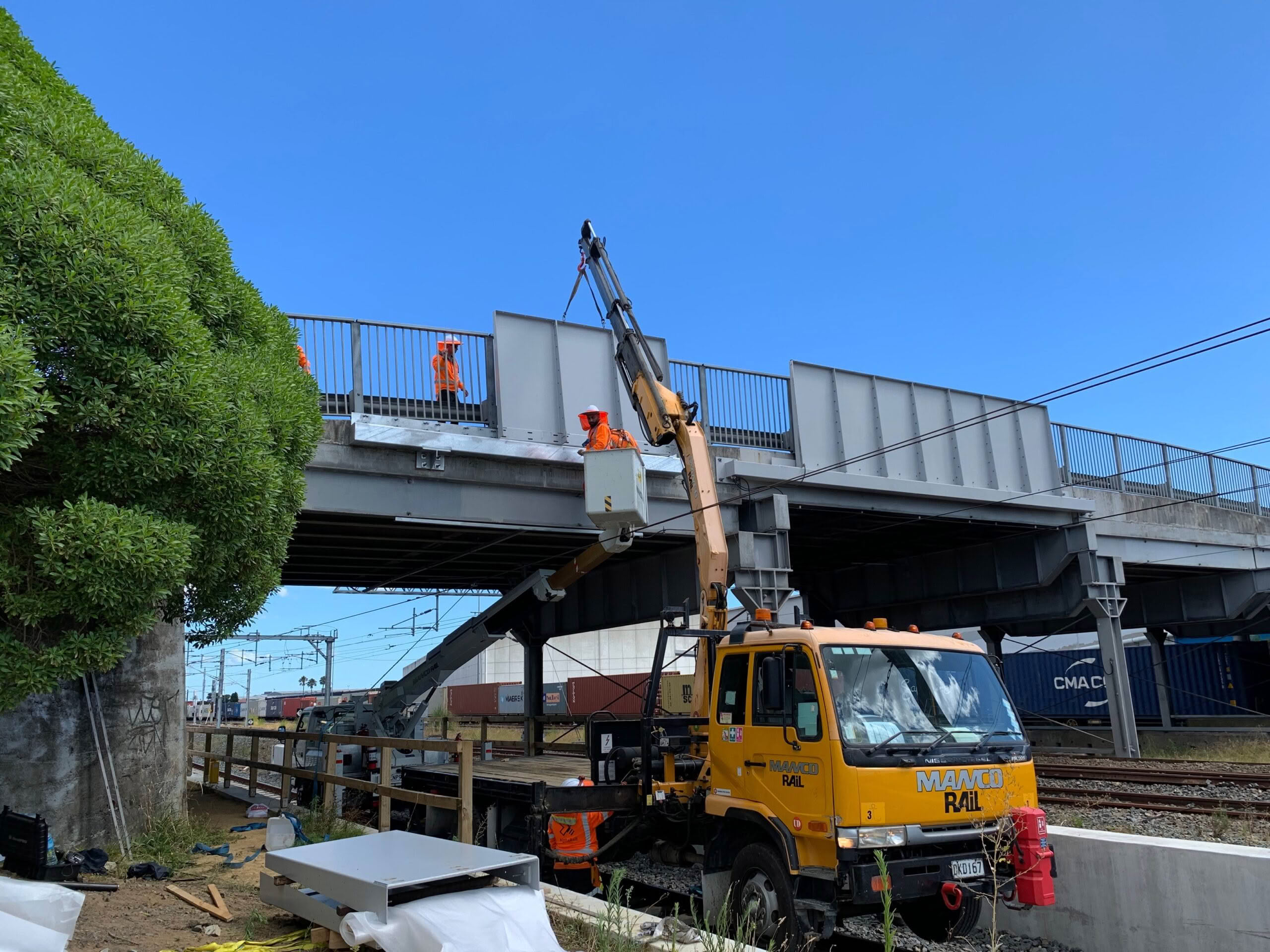 Bridge Screens Projects - Alpha Rail